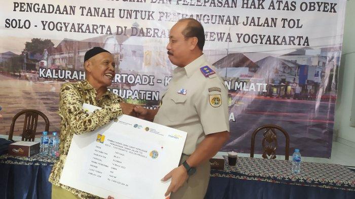 KISAH Gimin, Kakek di Sleman yang Terima UGR Tol Jogja-Solo Rp 2,8 Miliar, Ingin Beli Sawah Lagi ...