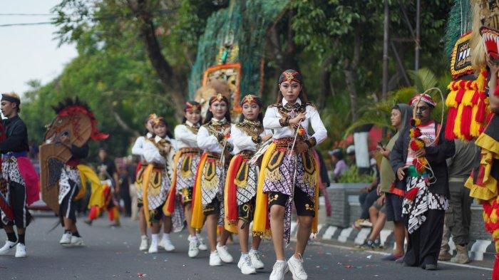 Kesenian Reog hingga Barongsai Meriahkan Karnaval Budaya Klaten ...