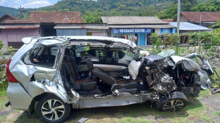 Kronologi Kecelakaan Adu Banteng Di Jalan Wonosari Truk Boks Tabrak