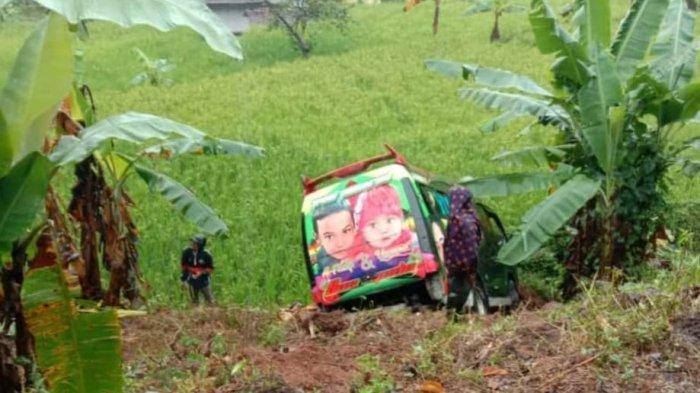 Kronologi Mobil Isuzu Elf Meluncur Tanpa Sopir di Persawahan Sukabumi - Tribunjogja.com