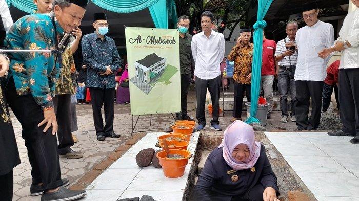 Peletakan Batu Pertama oleh Bupati Sleman Kustini Sri Purnomo Tandai ...