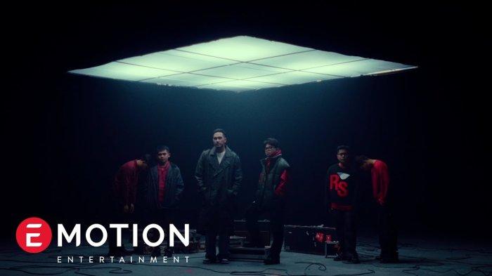 Lirik Lagu Sialan Adrian Khalif & Juicy Luicy Viral di Spotify ...