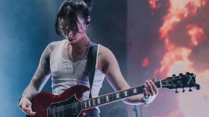 Lirik dan Terjemahan Lagu Keshi - Summer : Cinta di Musim Panas ...