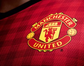 Produsen Ban Indonesia Jadi Sponsor Resmi Manchester United ...