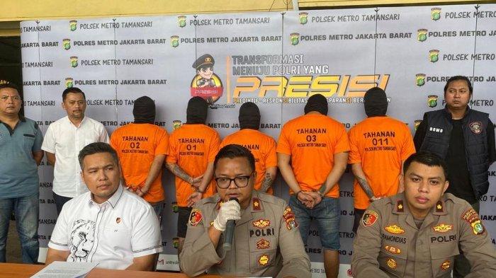 Video Mesra Mantan Pacar Bikin WWT Terbakar Api Cemburu - Tribunjogja.com Video Mesra Mantan Pacar Bikin WWT Terbakar Api Cemburu - Tribunjogja.com