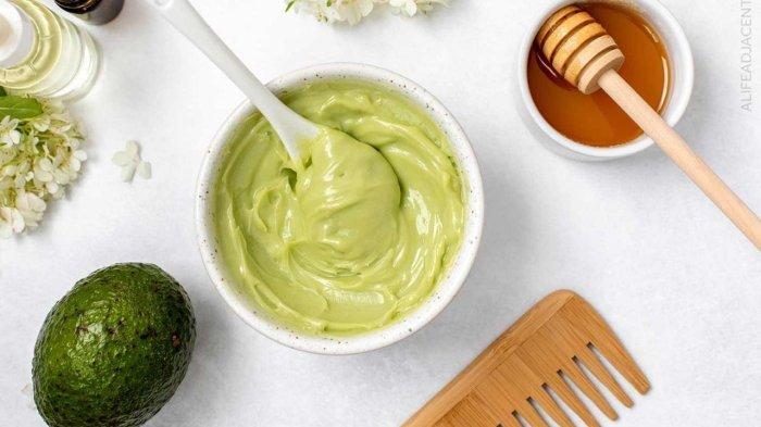 8 Masker Alami untuk Rambut Kering yang Ampuh Mengembalikan Kelembapan ...