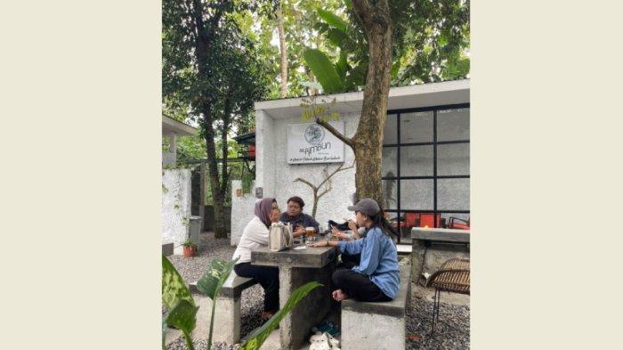 Mengusung Konsep Patio, De.Rimbun Coffee & Eatery Ajak Pengunjung ...