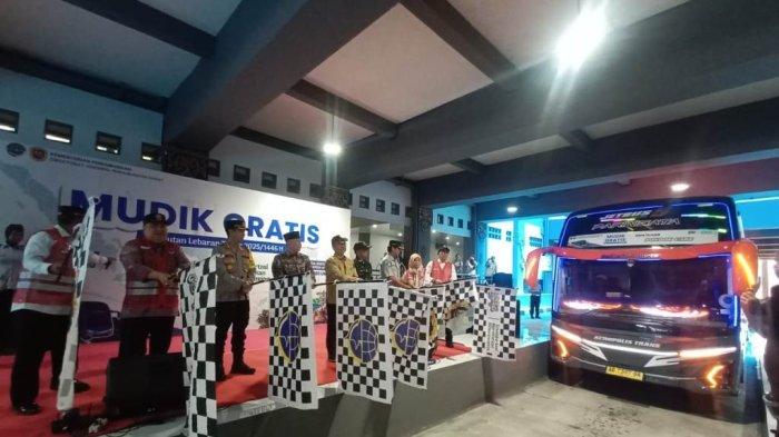 Menhub Dudy Purwaghandi Lepas 20 Bus Balik Gratis Kemenhub dari Terminal Giwangan - Tribunjogja.com