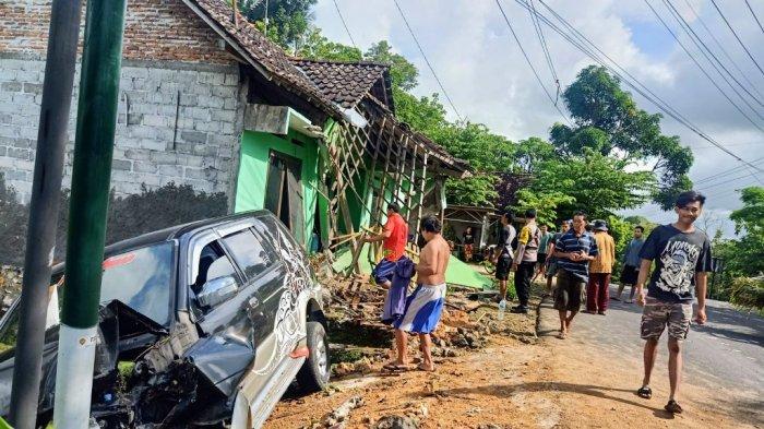 Mobil Tabrak Rumah di Tepus Gunungkidul, Sopir dalam Kondisi Mabuk ... Mobil Tabrak Rumah di Tepus Gunungkidul, Sopir dalam Kondisi Mabuk ...