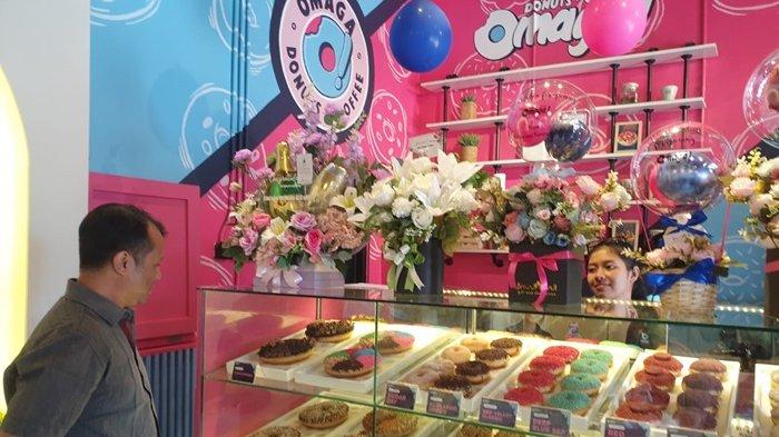 Menjajal Donat Premium Raksasa Asal Jogja di Omaga Donuts & Coffee ...