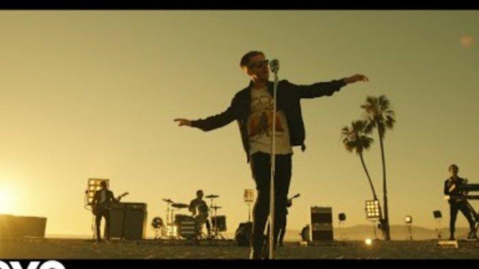 Lirik Lagu Wild Life OneRepublic, I'm staring at these sudden ...