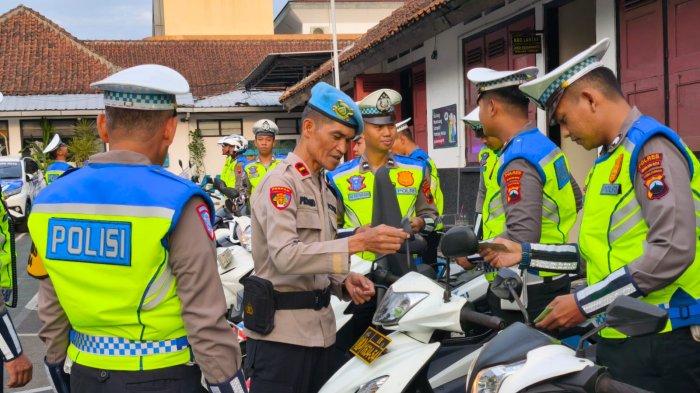 Operasi Zebra Candi, Propam Periksa Kendaraan dan Personel Satlantas Polres Magelang Kota ...