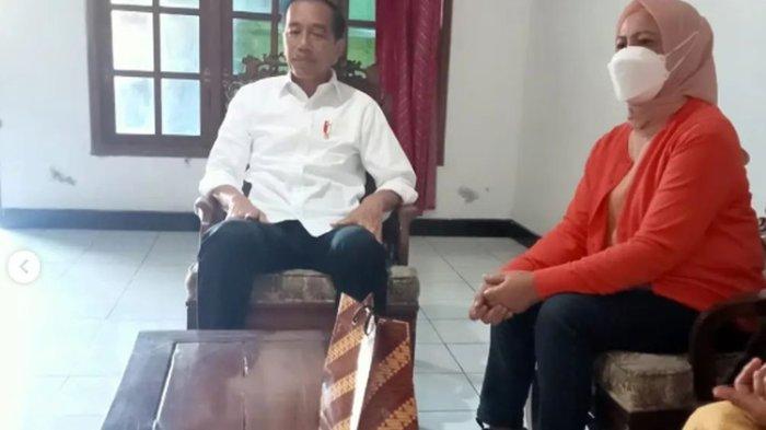 Orang Kepercayaan Saat Rintis Usaha Mebel Meninggal, Presiden Jokowi Sempatkan Takziah ke ...