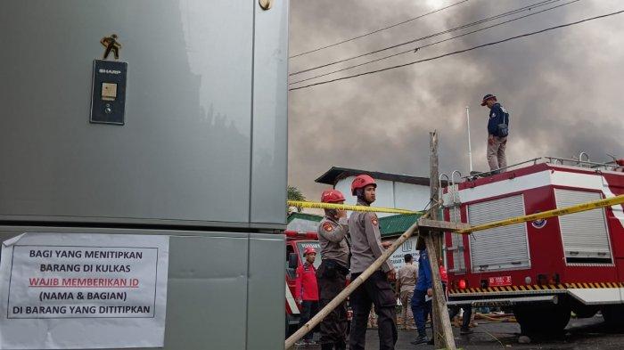 FOTO-FOTO Perjuangan Petugas Memadamkan Kebakaran di PT Mataram Tunggal Garmen - Tribunjogja.com