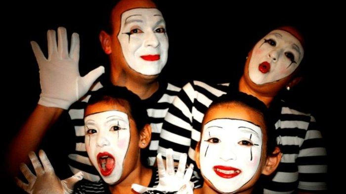 Rangkuman Materi Teknik Dasar Pantomim, Seni Budaya BAB 7 SMP Kelas 8 ...