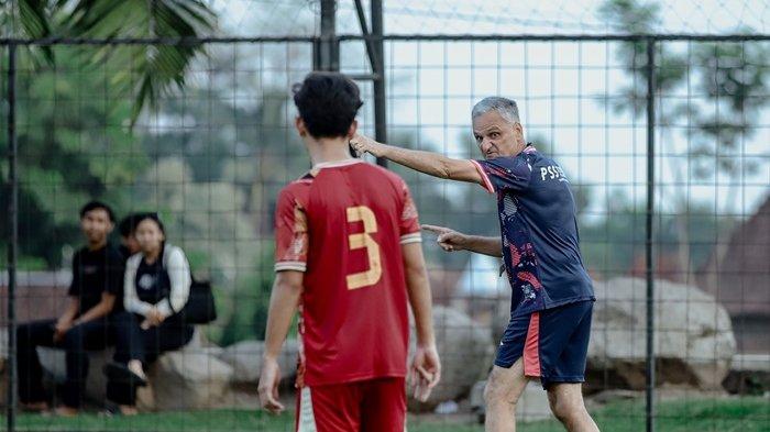 Pelatih PSS Sleman Marian Mihail Ingin Penggawa Super Elja Bisa Pahami Perubahan Taktikal ...