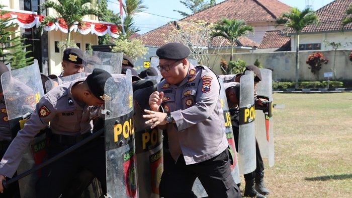 Jelang Pemilu 2024, Polresta Magelang Latih Personel untuk Pengamanan dan Pengendalian Massa ...