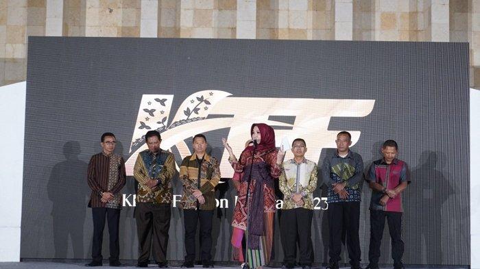 Bupati Sri Mulyani Buka Klaten Fashion Festival, Diharapkan Jadi Titik Kebangkitan Batik dan ...
