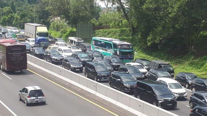 Pemudik Mulai Padati Tol Trans Jawa di Wilayah Semarang - Tribunjogja.com
