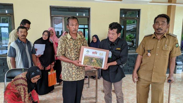 Peringati Puncak HPN, PWK Salurkan Ratusan Paket Sembako Bagi Warga Kurang Mampu - Tribunjogja.com