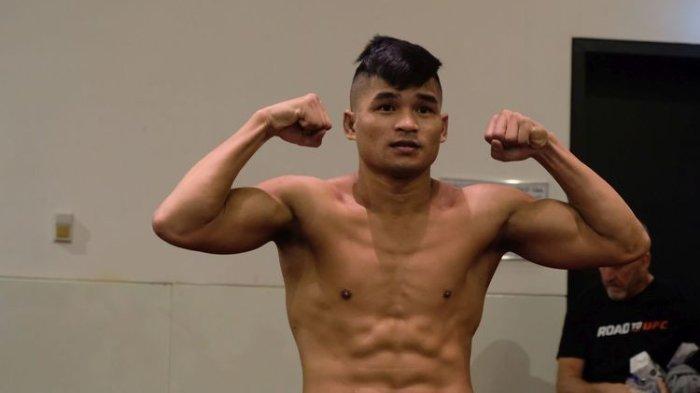 Jeka Saragih Resmi Teken Kontrak sebagai Fighter Indonesia Pertama di ...