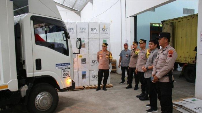 Pengamanan Kotak Suara Hasil Pemilu 2024, Kapolresta Magelang Cek Gudang KPU Ngepringan ...
