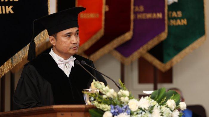 Prof. Ferian Anggara Dikukuhkan Guru Besar Termuda Teknik Geologi UGM ...