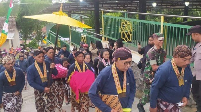 Upacara Labuhan Merapi di Cangkringan Sleman Jadi Daya Tarik Wisata ...