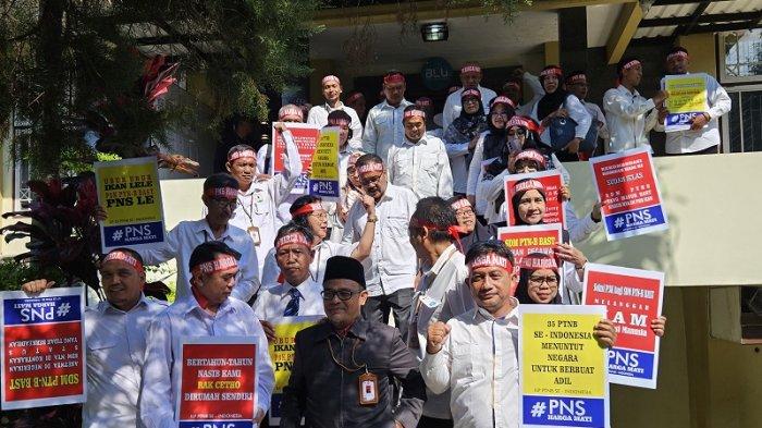 Dosen dan Tendik Untidar Magelang Demo di Kampus, Tuntut Diangkat Jadi ...