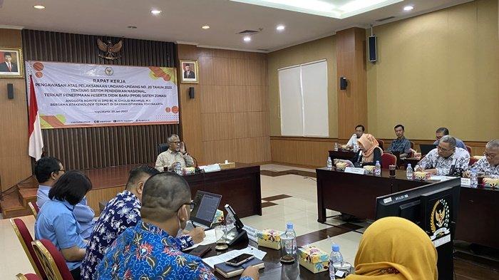 Fenomena Nitip KK saat PPDB Zonasi di Jogja Mencuat dalam Rapat Kerja DPD RI DIY - Tribunjogja.com