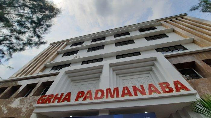 Resmikan Grha Padmanaba, Gubernur DIY Apresiasi Alumni SMAN 3 Yogya ...