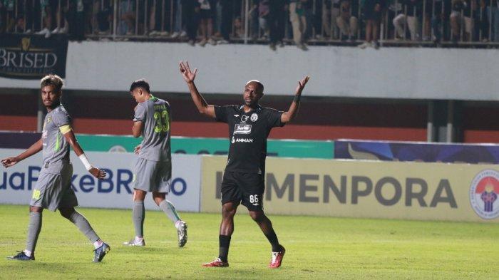 Boaz Solossa Sudah Tak Ikut Sesi Latihan dan Laga PSS Sleman ...
