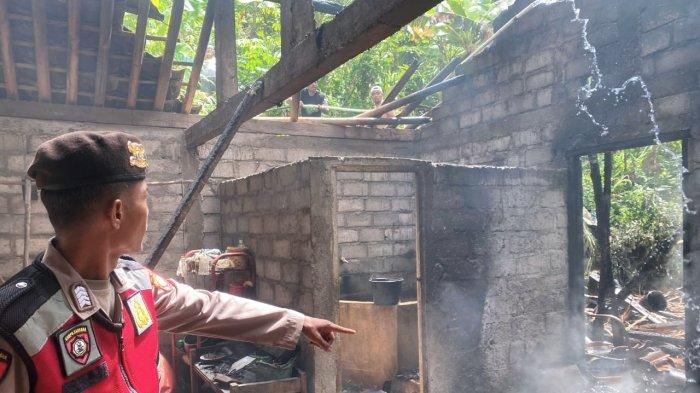 Api Tungku Kayu Belum Padam Diduga Penyebab Rumah Kiryadi Terbakar ...