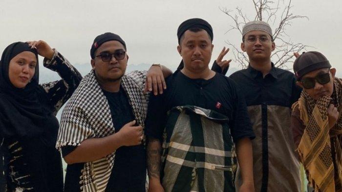 Angkat Tema Toleransi Beragama, Selera Rakyat Luncurkan Single 'Welcome ...