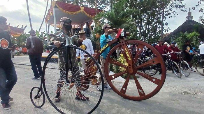 Sepeda Langka Penny Farthing Turut Ramaikan Gowes Bareng Bertemakan ...