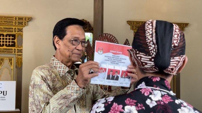 Sri Sultan HB X dan Keluarga Salurkan Hak Pilih di Pilkada Kota ...