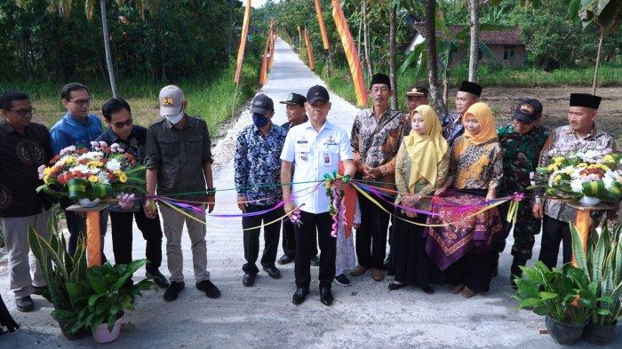 IKG Bangun Jalan di Semin Gunungkidul dengan Menggunakan Dana Swadaya Warga - Tribunjogja.com