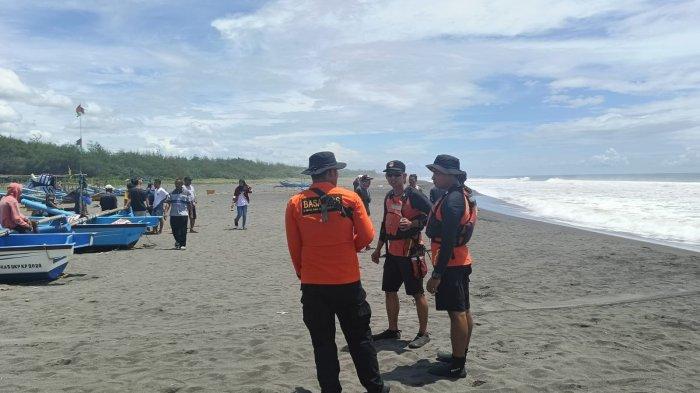 Perahu Terbalik Dihantam Ombak di Pantai Congot, 1 Nelayan Tewas dan 1 Hilang - Tribunjogja.com