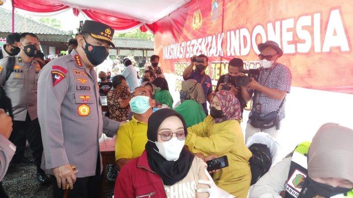 Tinjau Vaksinasi di Candi Borobudur, Kapolri Minta Lakukan Percepatan Vaksin di Destinasi Wisata ...