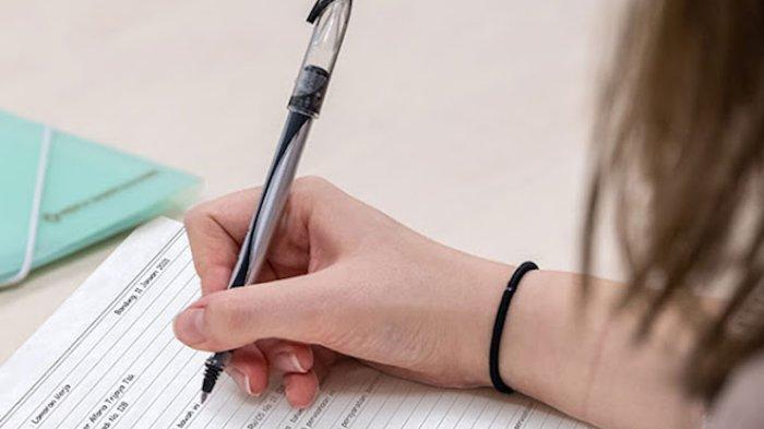 Contoh Penggunaan Kata Depan atau Preposisi untuk Menunjukkan Tempat ...