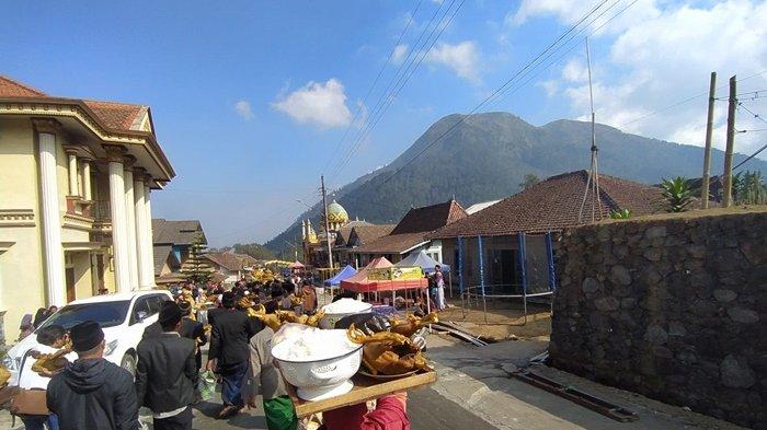 Tradisi Saparan di Lereng Gunung Andong Magelang, Momen Budaya yang ...