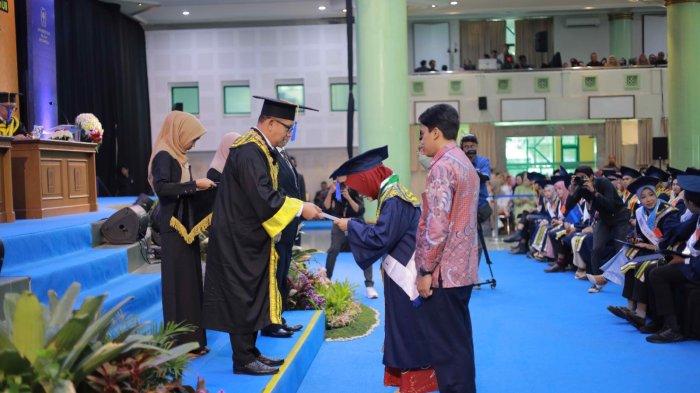UII Wisuda 820 Mahasiswa Periode VI TA 2022/2023, 705 dari Program ...