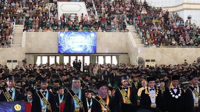 UPNVY Wisuda 988 Mahasiswa, Rektor: Amalkan Nilai-nilai Pancasila dalam ...