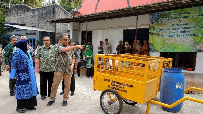 Ajak Warga Mandiri Tangani Sampah, DLH Sleman Berikan Bantuan Gerobak Sampah - Tribunjogja.com