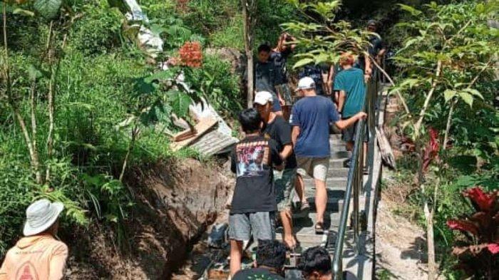 Siswa SMA Van Lith Gotong Royong Bangun Fasilitas Umum di Taman Doa ...