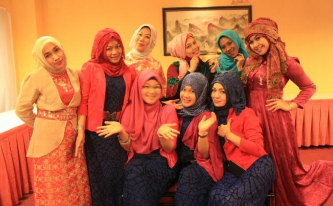 Selain Sekadar Kumpul, Arisan Juga Untuk Tunjukan Eksistensi ...