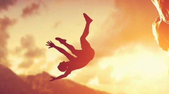 Merasa Tertekan dan dan Butuh Pertolongan, Ini 4 Tafsir Mimpi Terjatuh ...