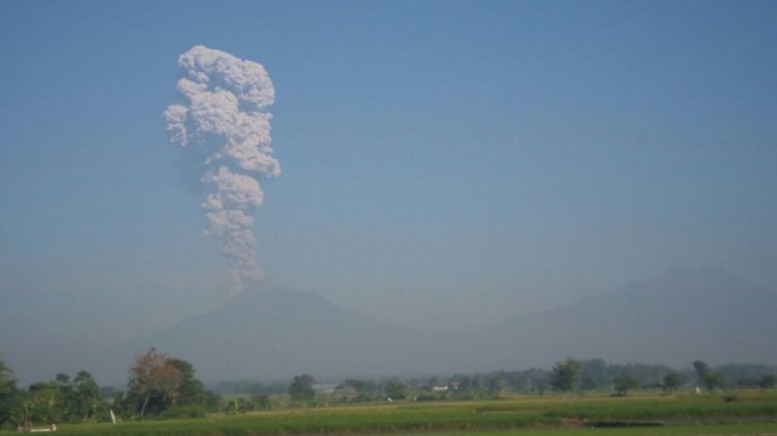 Inilah Legenda Sembilan Penunggu Gunung Merapi, dari Pasukan Lelembut ...