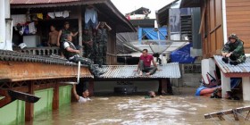 Banjir dan Longsor di Manado Tewaskan 10 Orang - Tribunjogja.com