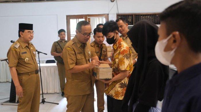 Sebanyak 107 Anak Kurang Mampu di Kota Magelang Mendapatkan Bantuan ...